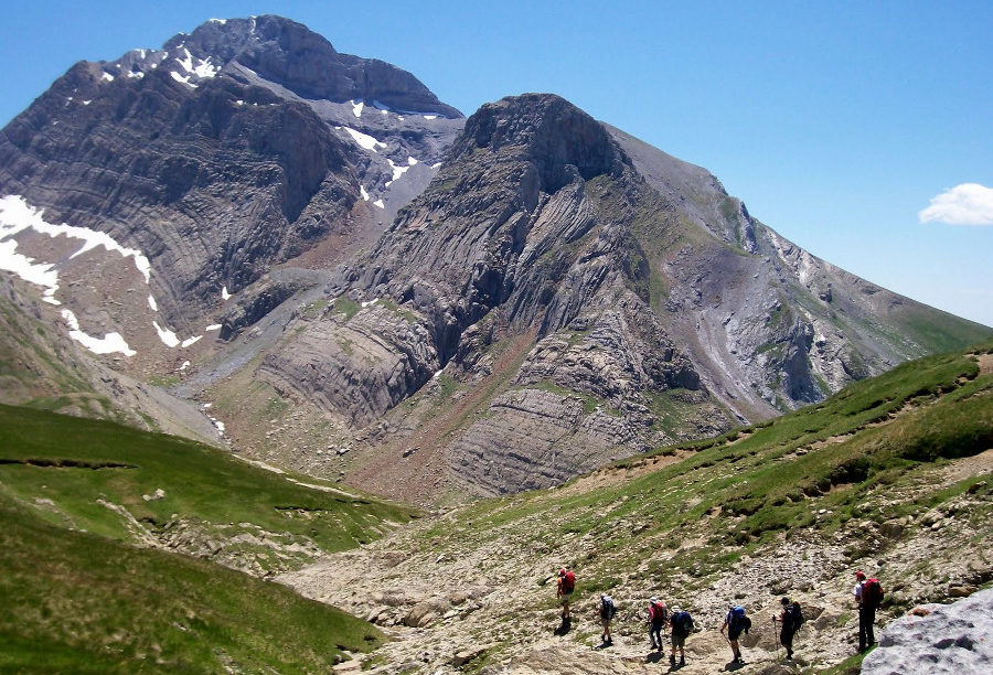 GR-11 The Pyrenees' trail in 14 days. trekking with vehicle support